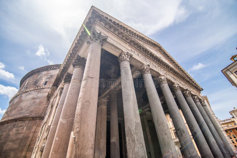 Rome, Italy - Juny, 2021: View of Pantheon Basilica in Centre of Rome ...