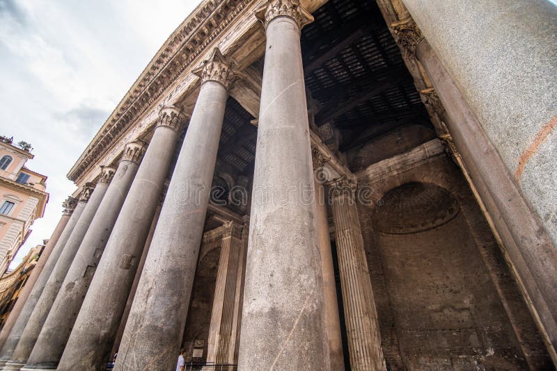 Rome, Italy - Juny, 2021: View of Pantheon Basilica in Centre of Rome ...