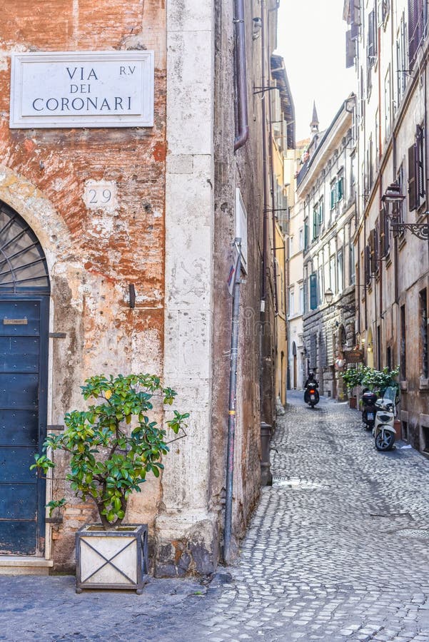 Rome, Italy - 27 Nov, 2022: Architecture in the Backstreets of Rome ...