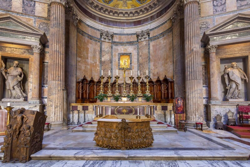 Rome, Italy - October 2022: Main Altar of Pantheon in Rome Editorial ...
