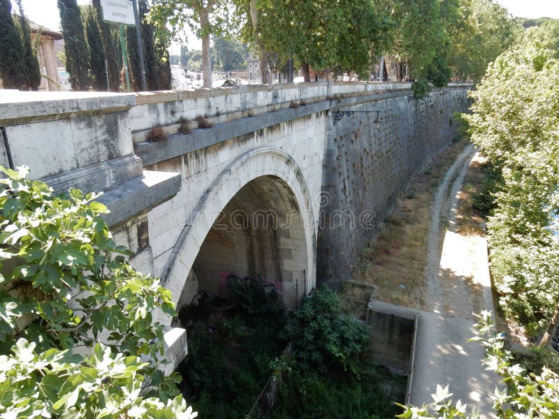 134 Cloaque Photos libres de droits et gratuites de Dreamstime