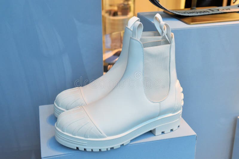 ROME OCTOBER 05 2020 editorial stock photo. Image of dress - 198307293