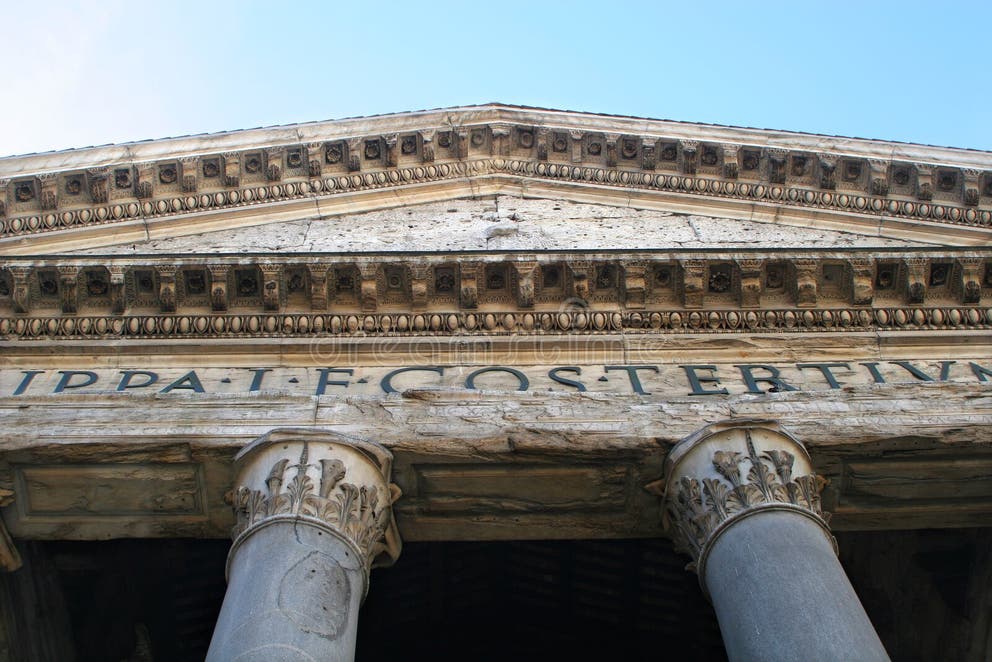Rome - Pantheon - timpaan stock afbeelding. Image of pantheon - 6798577