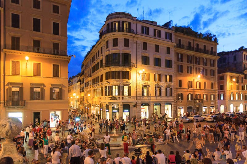 Rome, Piazza di Spagna editorial stock photo. Image of crowd - 56265508
