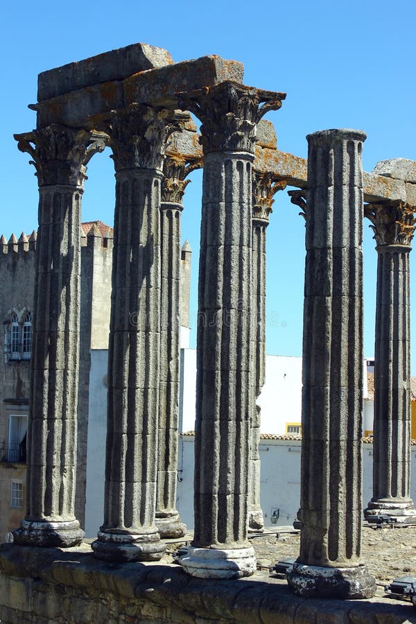 Romerskt Tempel, Évora, Portugal Fotografering för Bildbyråer - Bild av ...