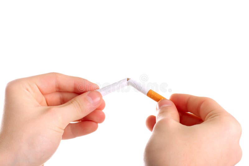 Mani Femminili Che Tagliato Una Sigaretta in Due Isolata Su Bianco ... Mani Femminili Che Tagliato Una Sigaretta in Due Isolata Su Bianco ...