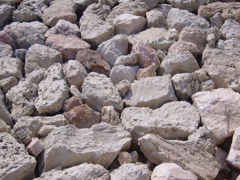 Rompeolas Artificial De La Roca Foto de archivo - Imagen de rocas ...