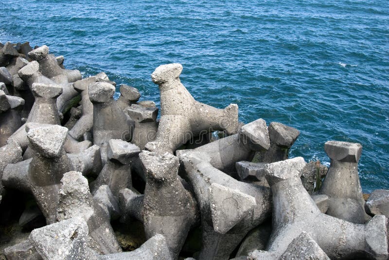 Rompeolas en el Mar Negro foto de archivo. Imagen de puerto - 12573036