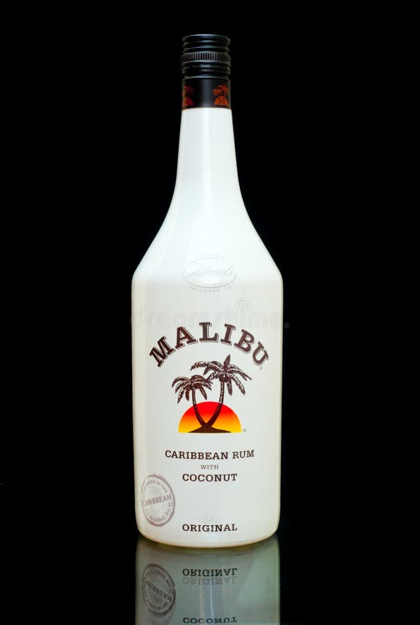 Malibu Rum fotografía editorial. Imagen de malibu, alcohol - 63576252