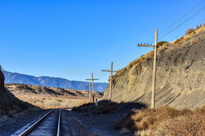 Rond De Kromming - Zonneschijn Op Spaanse Kustweg Uitlopers En ...