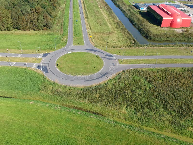 Rond point hollandais photo stock. Image du surface, cercle - 5265080