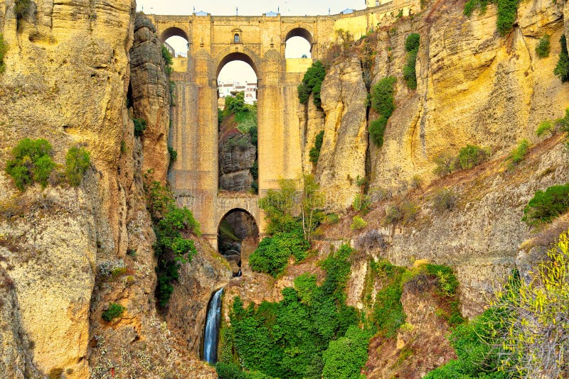 Ronda, Puente Nuevo Arch Puente Nuevo Bridge Imagen de archivo - Imagen ...