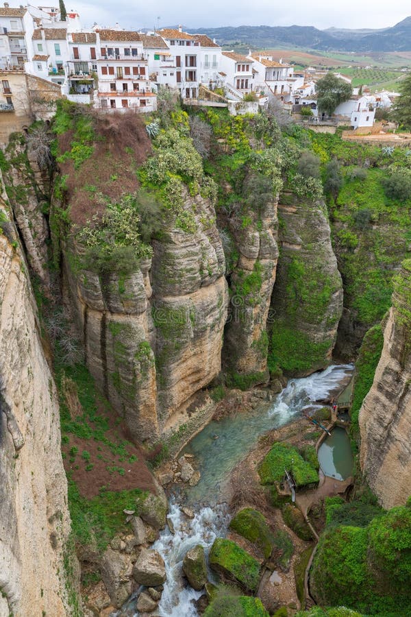 Ronda, Spanien stockfoto. Bild von völker, spanien, felsen - 33454492