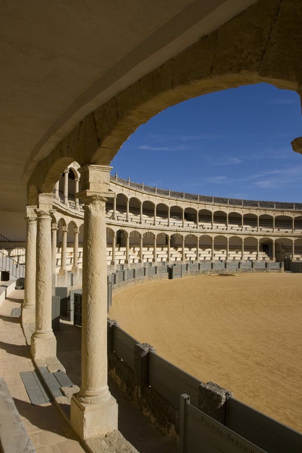 Stierkampfarena Ronda - Plaza De Toros Stockfoto - Bild von runden ...