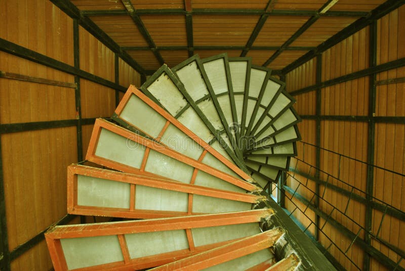 Ronde trap stock foto. Image of uniek, binnenlands, ronde - 45547548