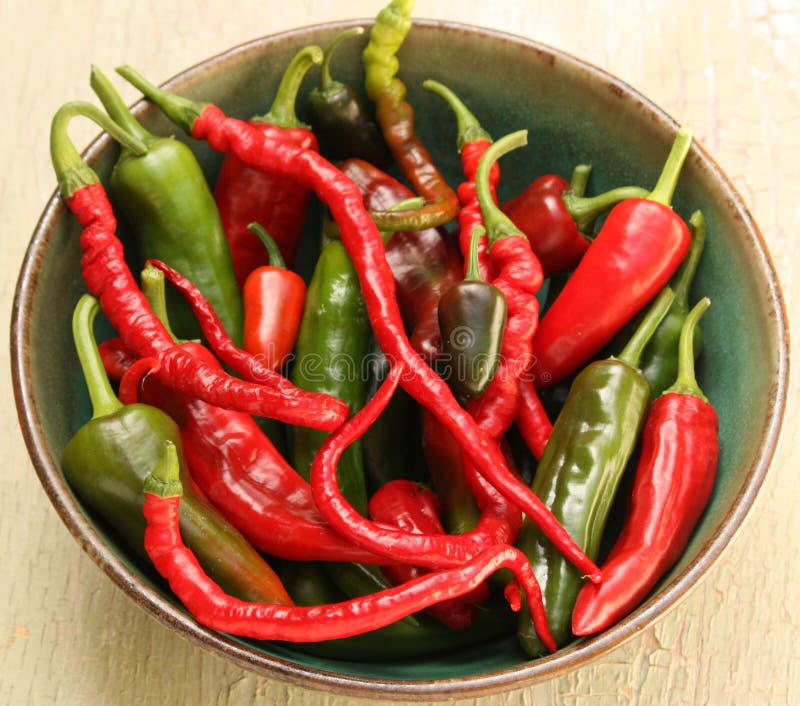 Rood En Groen Heet Chili Pepper Varieties Stock Foto - Image of ...