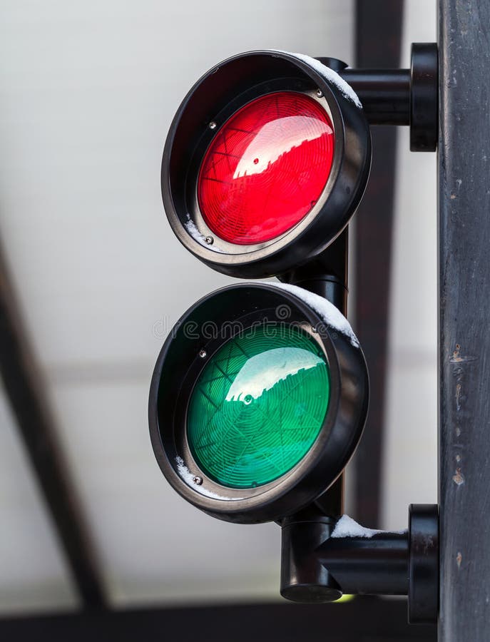 Rood En Groen Klein Verkeerslicht Stock Afbeelding - Image of controle ...
