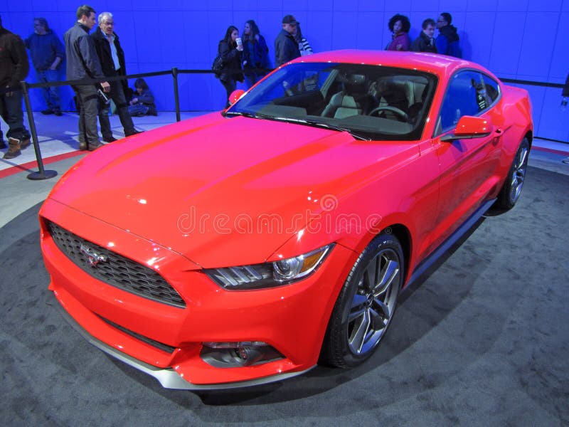 Rood 2015 Ford Mustang redactionele foto. Image of voertuig - 37250816