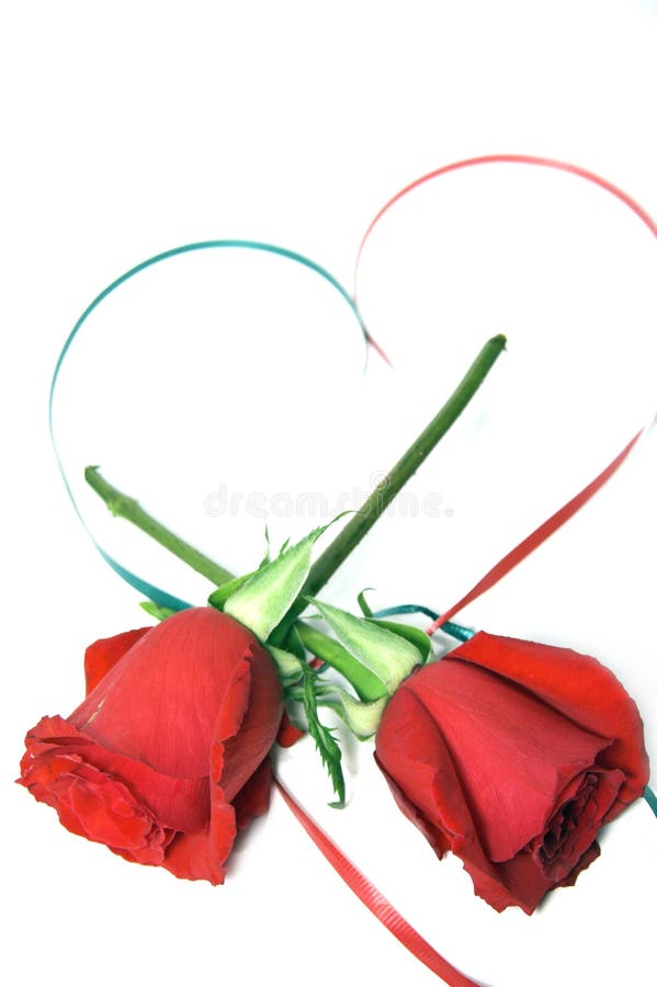 Rood rozen en linthart stock afbeelding. Image of paar - 1686929