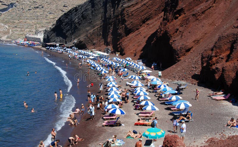 Rood Strand, Eiland Santorini (Thira), Griekenland Stock Afbeelding ...
