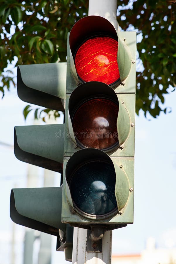 Rood Verkeerslicht En Een Eindeteken Stock Afbeelding - Image of teken ...