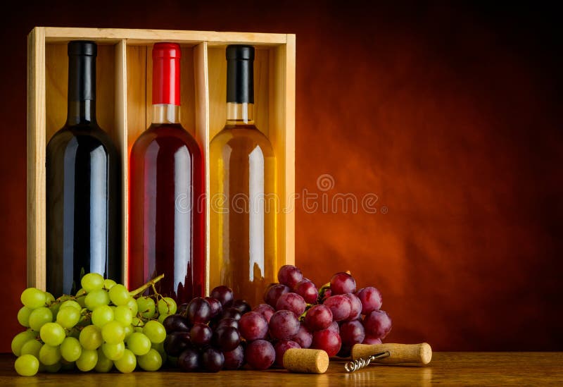 Rood, Wit En Rose Bottles Van Wijn Stock Foto - Image of wijn, fles ...