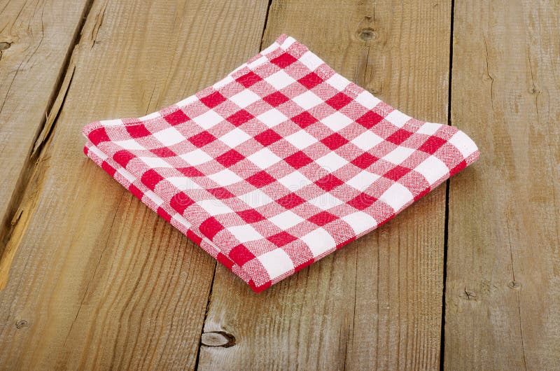 Rood-wit Geruit Tafelkleed in Een Houten Lijst Stock Foto - Image of ...