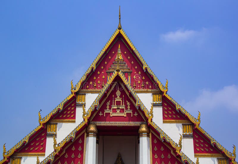 Roof gable in Thai temple editorial photo. Image of design - 318273731