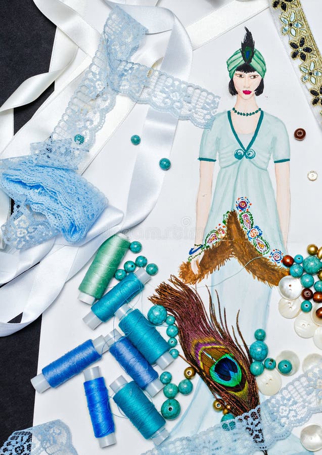 Ropa De Diseñador De Moda Del Bosquejo Foto de archivo - Imagen de ...