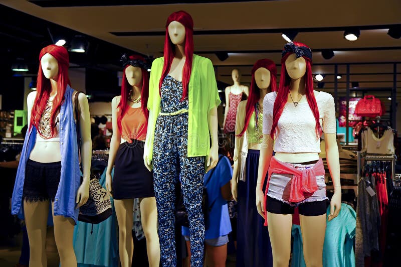 Ropa De La Moda Del Verano De Las Señoras Foto de archivo - Imagen de ...