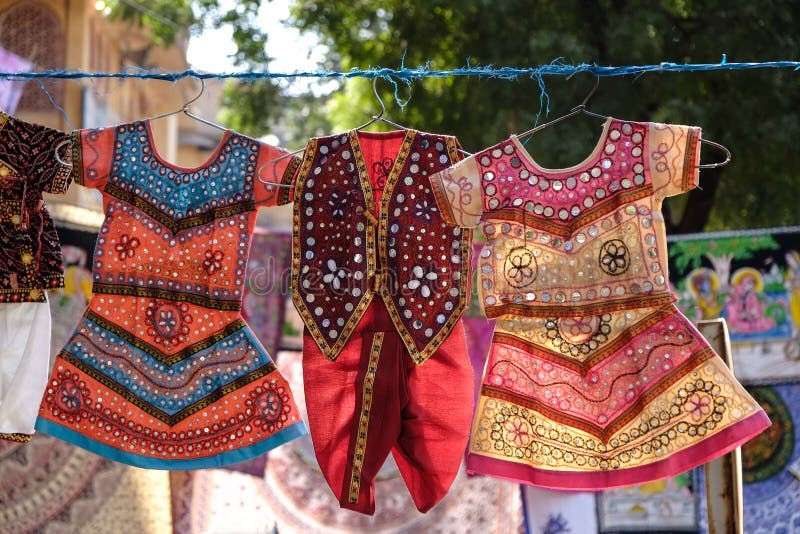 Ropa india tradicional foto de archivo. Imagen de brillante - 36628346