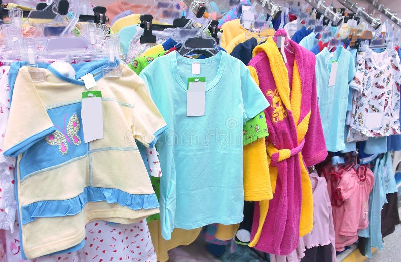 Ropa interior infantil imagen de archivo. Imagen de tienda - 4801037