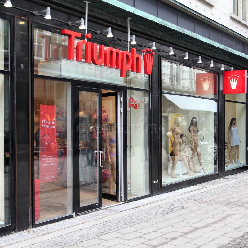 Ropa interior de Triumph foto de archivo editorial. Imagen de costoso ...