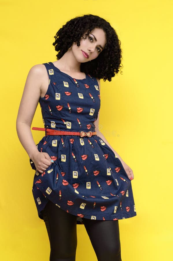 La Mitad Del Traje Del Modelo De Ropa Imagen. Imagen: 136080971