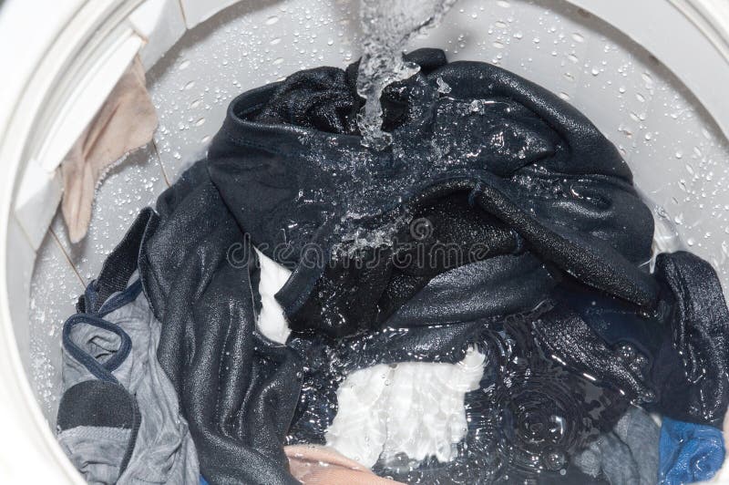 Ropa que se lava foto de archivo. Imagen de azul, espuma - 23883364