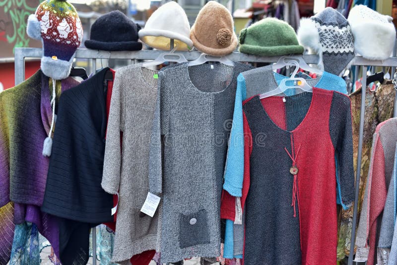 Ropa Tejida a Mano De Lana En Tallinn Fotografía editorial - Imagen de ...