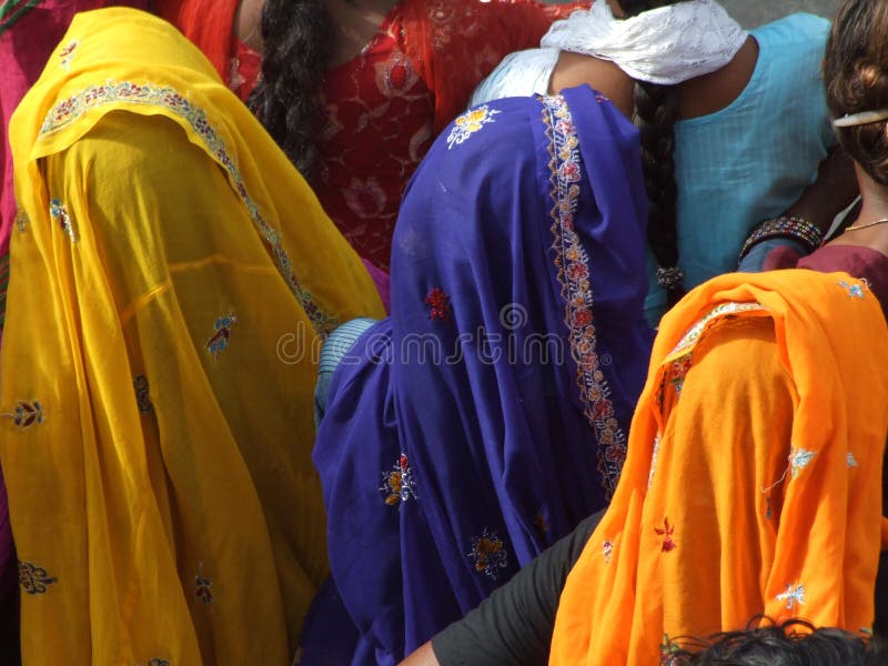 Ropa Tradicional Colorida En La India Foto editorial - Imagen de ...