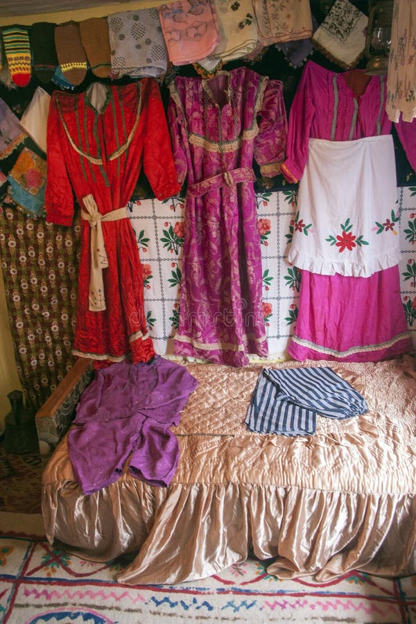 Ropa turca imagen de archivo. Imagen de calle, falda - 33245111