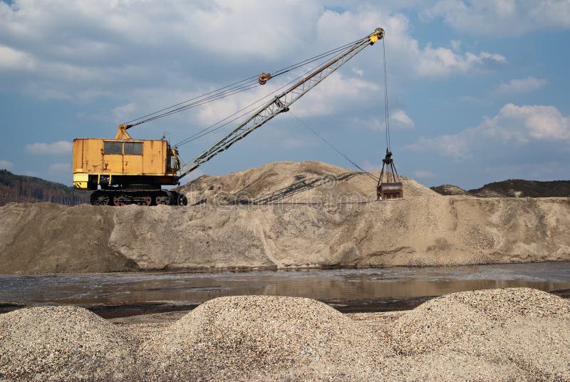 Rope Excavator For Mining Sludge Stock Photo - Image: 33175578