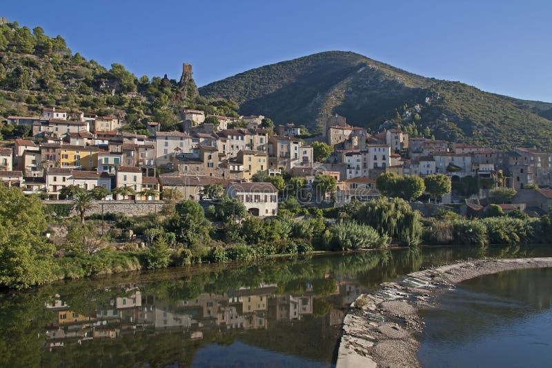 Roquebrun image stock. Image du village, médiéval, régénération - 16386875