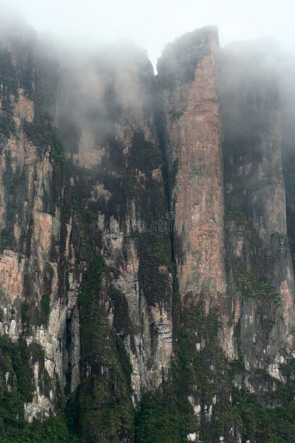 Roraima tepui stock image. Image of kukenan, walls, paraitepui - 1526395