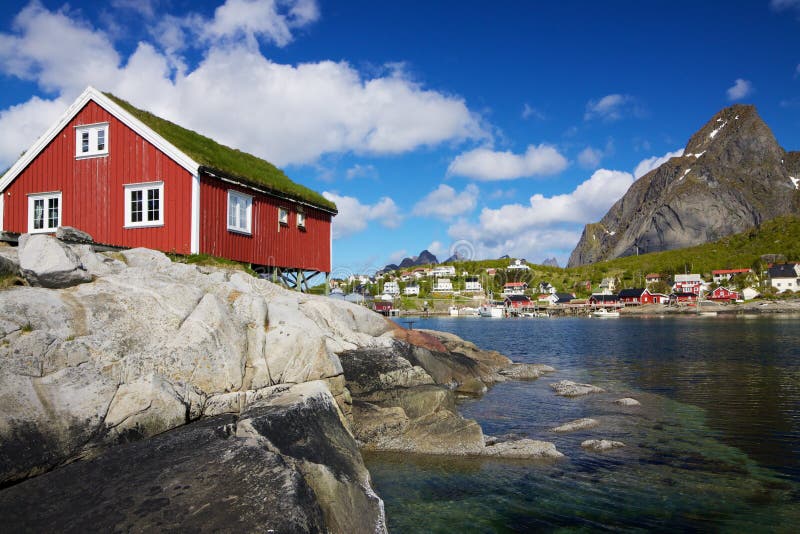 Rorbuer Auf Lofoten in Norwegen Stockfoto - Bild von reise, nordisch ...