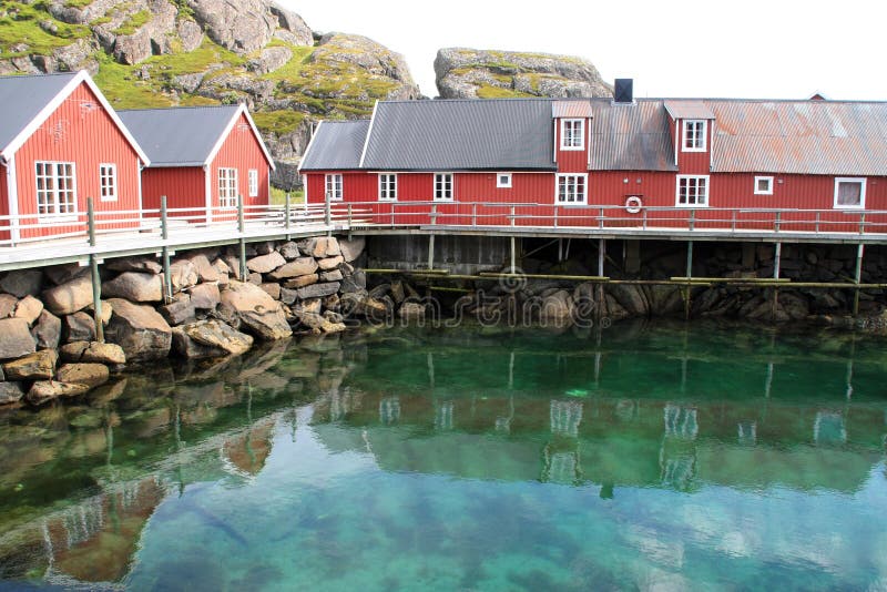 Rorbuer, Mortsund, Lofoten, Noruega Imagem de Stock - Imagem de casa ...