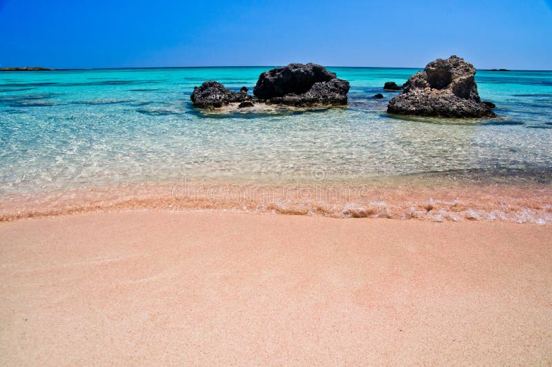 Elafonissi-Strand Mit Rosa Sand Auf Kreta, Griechenland Stockbild ...