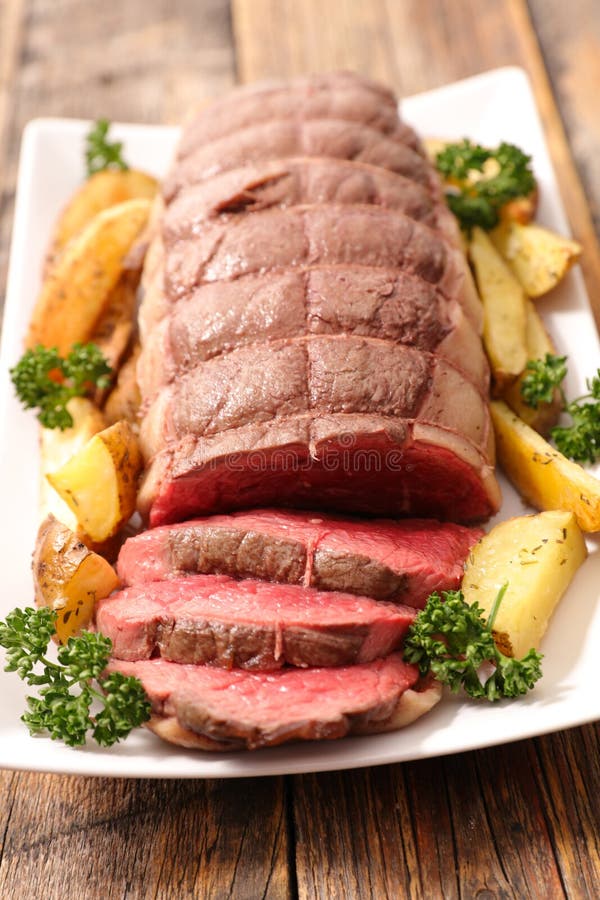 Rosbif y verduras imagen de archivo. Imagen de asador - 133027321
