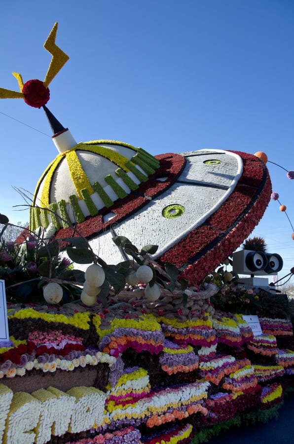 Rose Parade float with UFO editorial photo. Image of american - 22713691