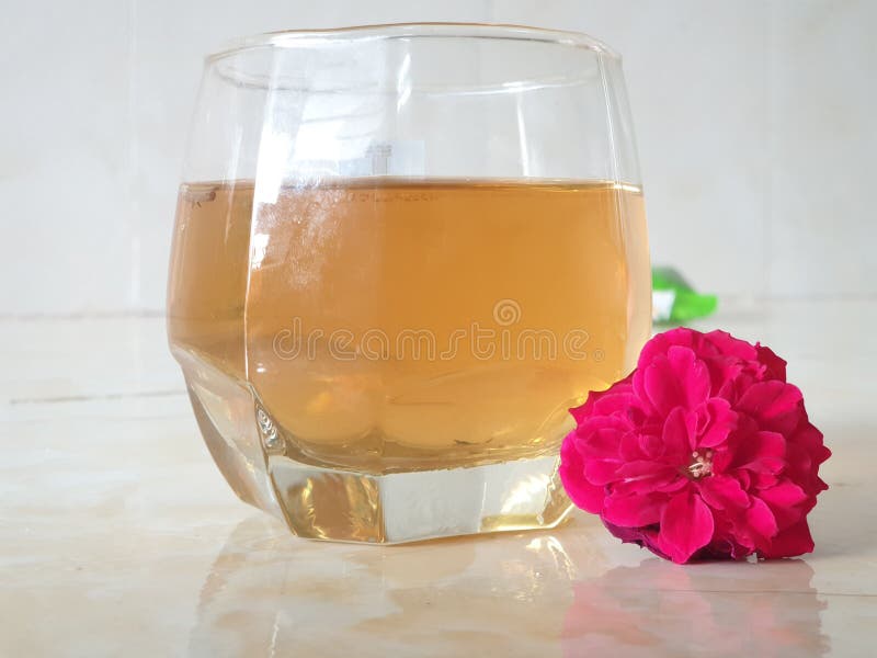 Para red rose stock image. Image of wineglass, drink - 190299767