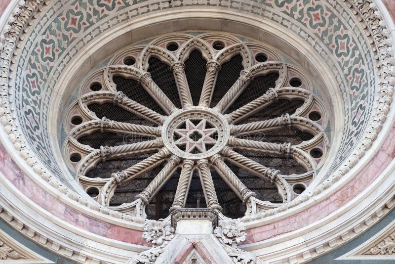 Rose Window, Portal De Florence Cathedral Imagem de Stock - Imagem de ...