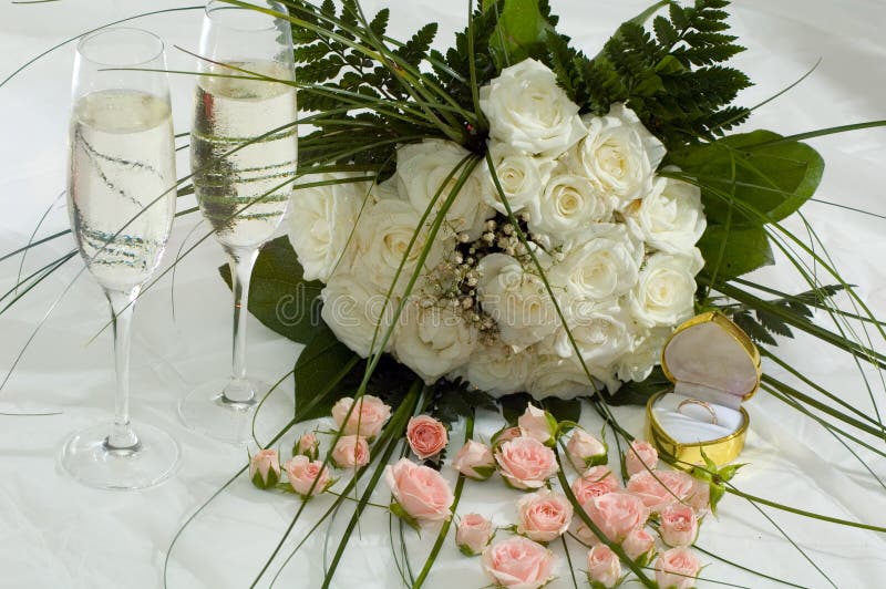 Roses and champagne stock image. Image of romantic, green - 1071525