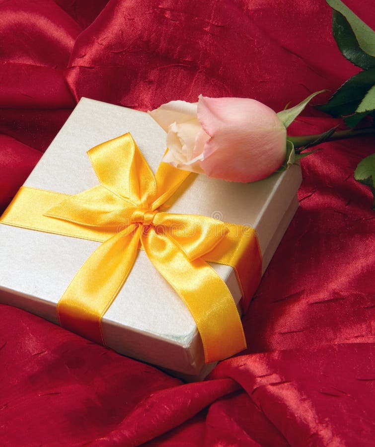 Roses and gift box stock image. Image of fresh, roses - 17975067